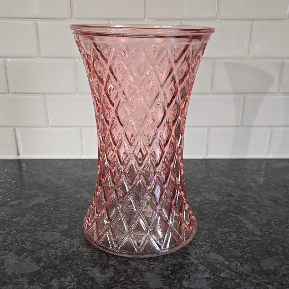 Source Unknown | Accents | Elegant Pink Diamond Pattern Glass Vase ...